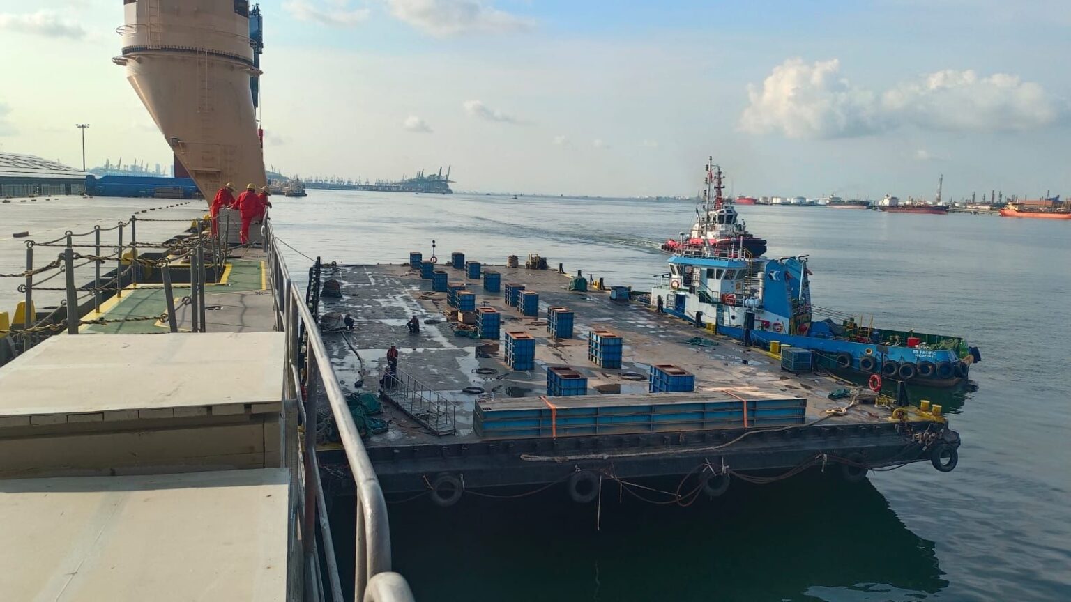 ALVINBURHANI.NET - Ship to Barge Transfer